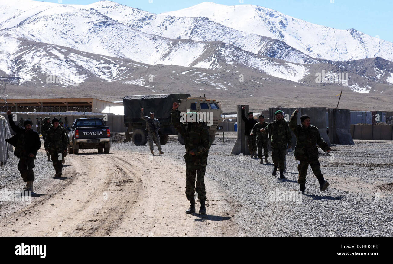 LOGAR PROVINCE, Afghanistan – U.S. Army Sgt. 1st Class Paul Makwakwa ...