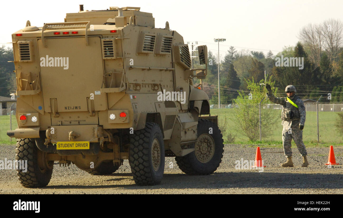 MP's train on the MRAP 100408-A-4429M-001 72nd Field Artillery Brigade ...