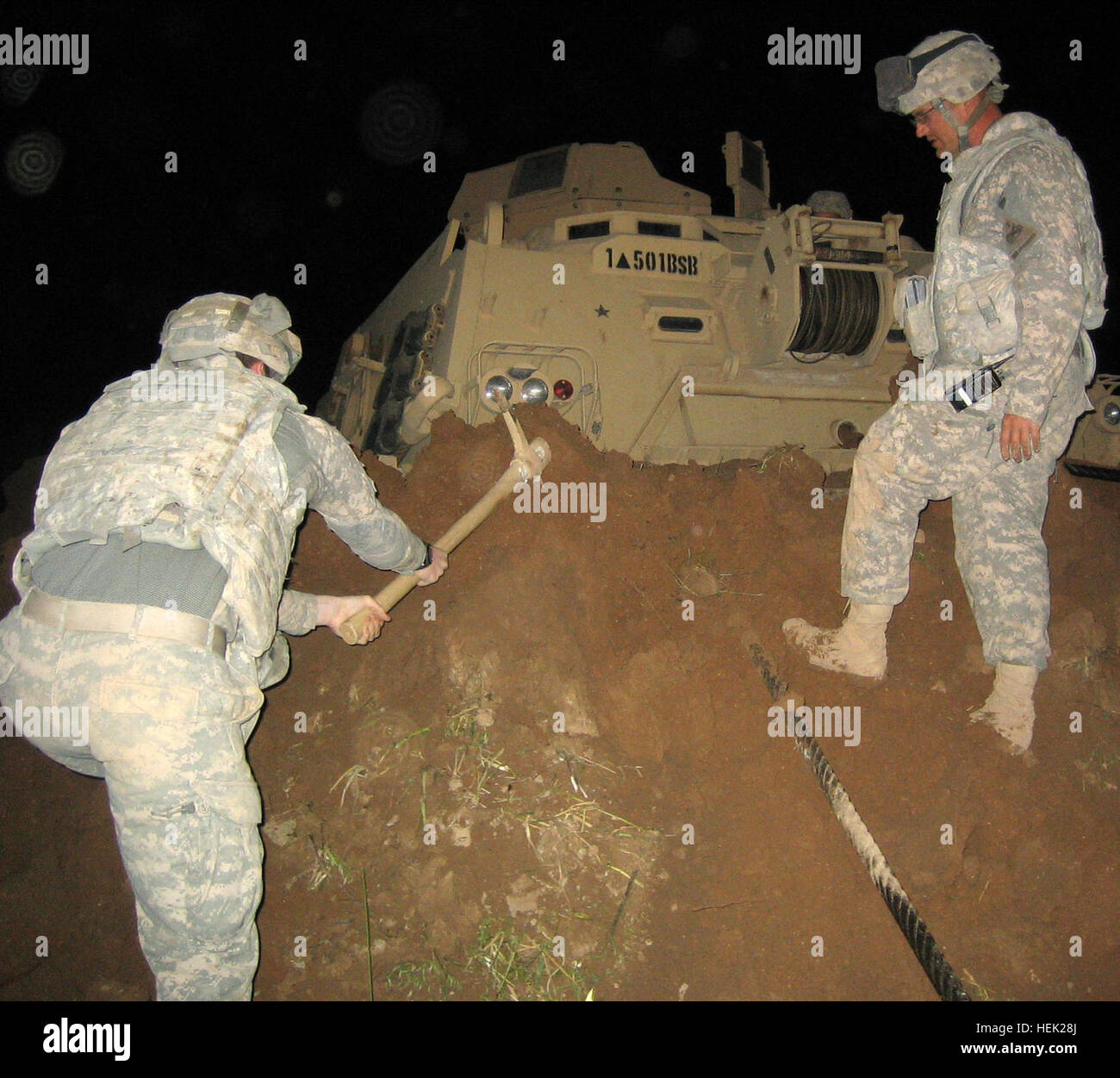 Soldiers with Recovery Platoon, Fox Company, 1st Battalion, 37th Armor ...