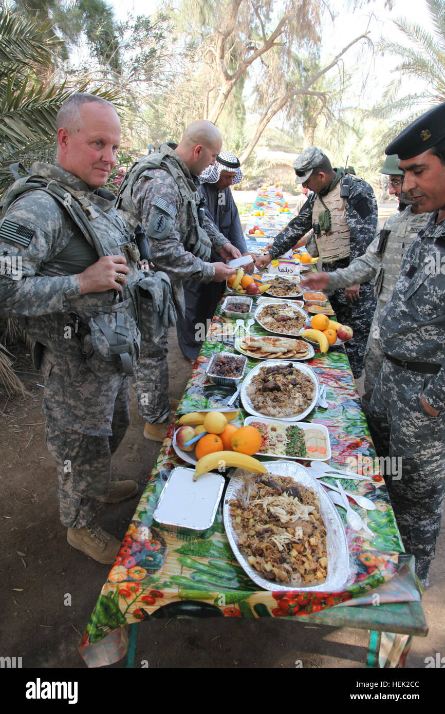 U.S. Soldiers of the 3rd Infantry Division, 118th Airborne Corp, eat ...