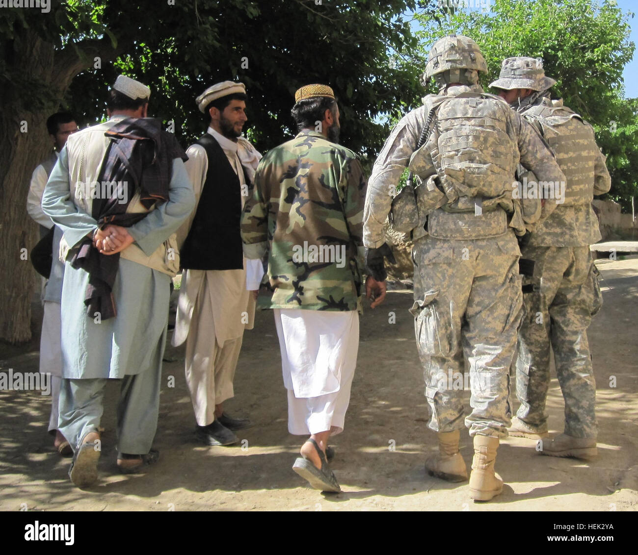 U s army platoon conducts hi-res stock photography and images - Alamy