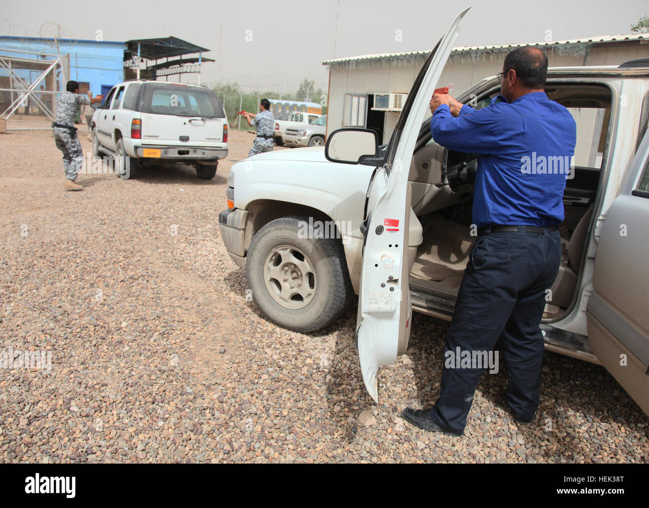 Iraqi police demonstrate vehicle search procedures they learned during ...