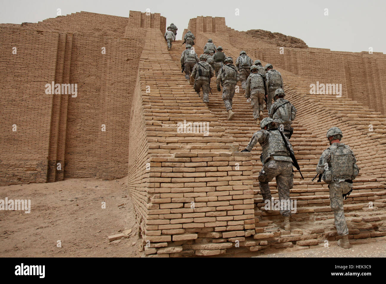 Ziggurat of ur soldiers hi-res stock photography and images - Alamy