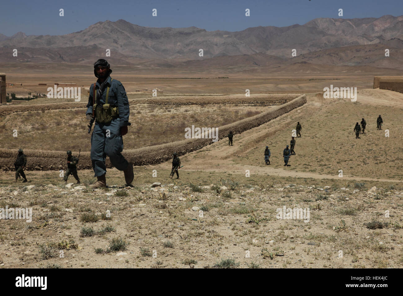 Afghan National Police officers and Afghan National Army soldiers ...
