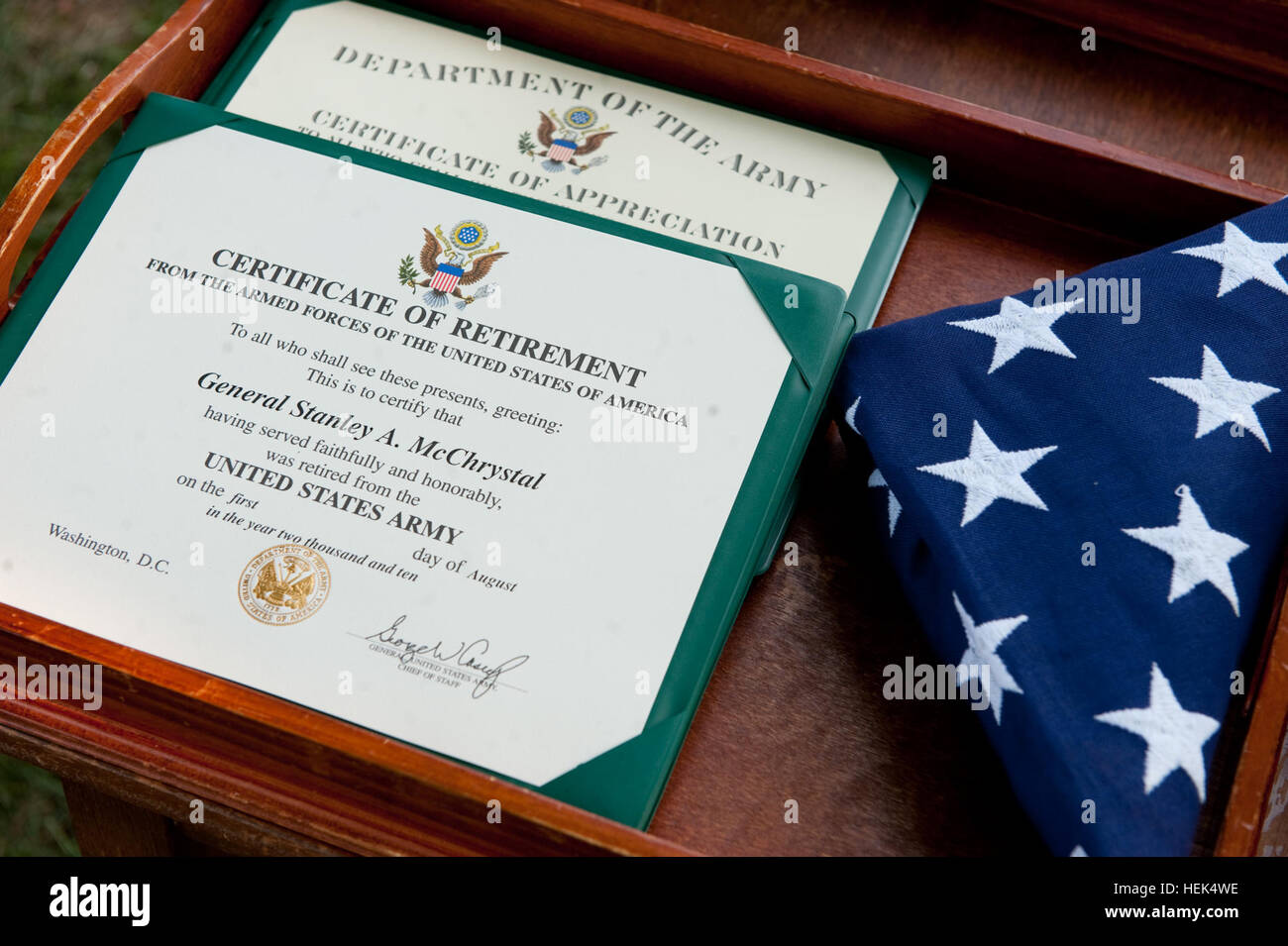 Army General retires after 34 years of service during both peace and ...
