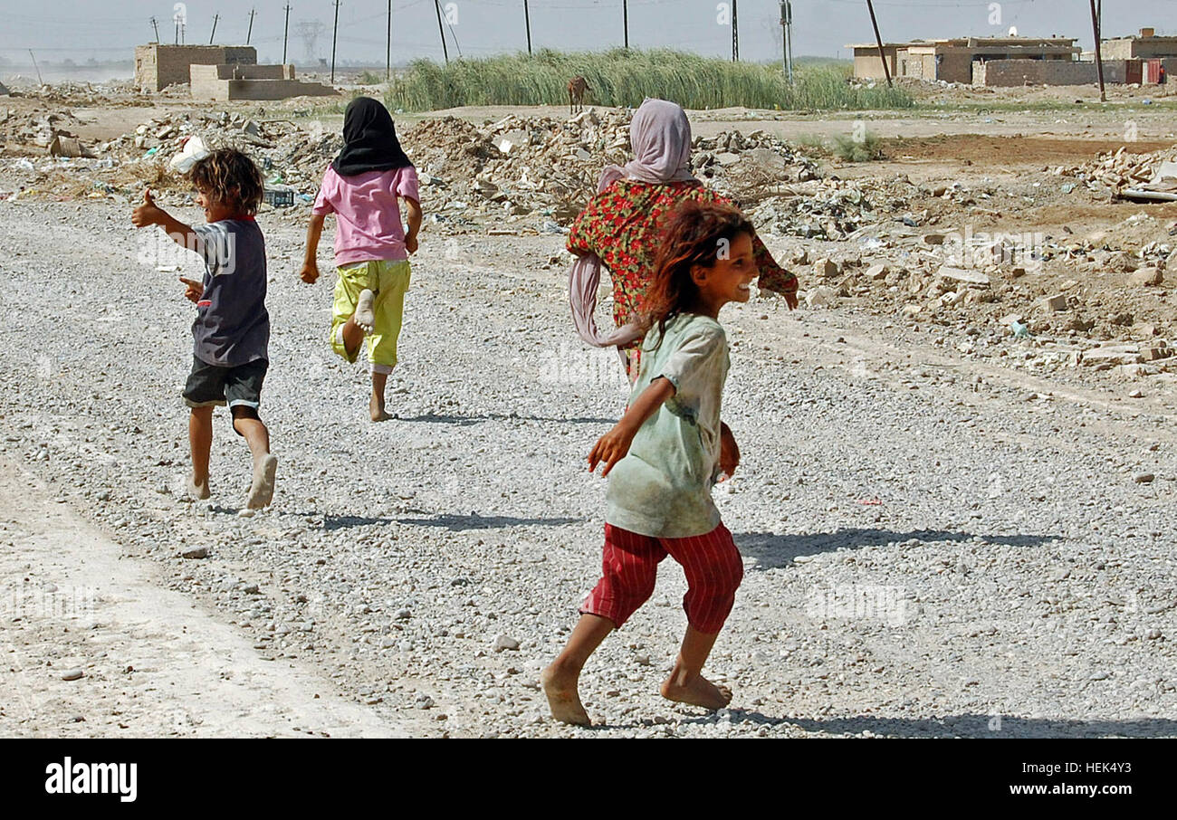 Humanitarian aid desert hi-res stock photography and images - Alamy