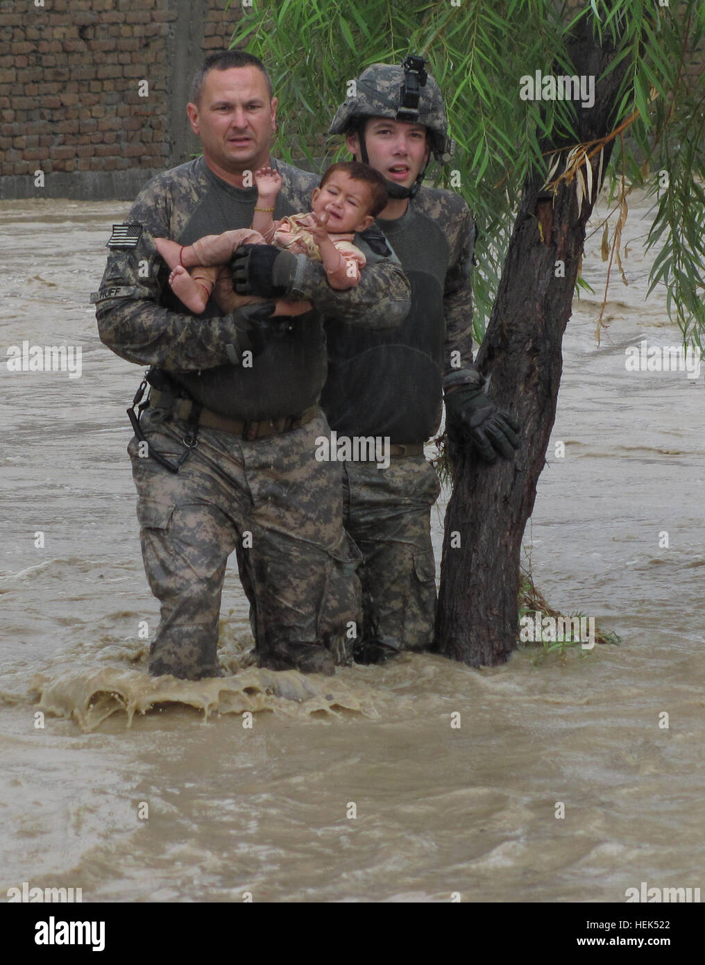 100728-A-XXXXA-018 -- U.S. Army Sgt. Robert Huff, of Erlanger, Ky., and ...