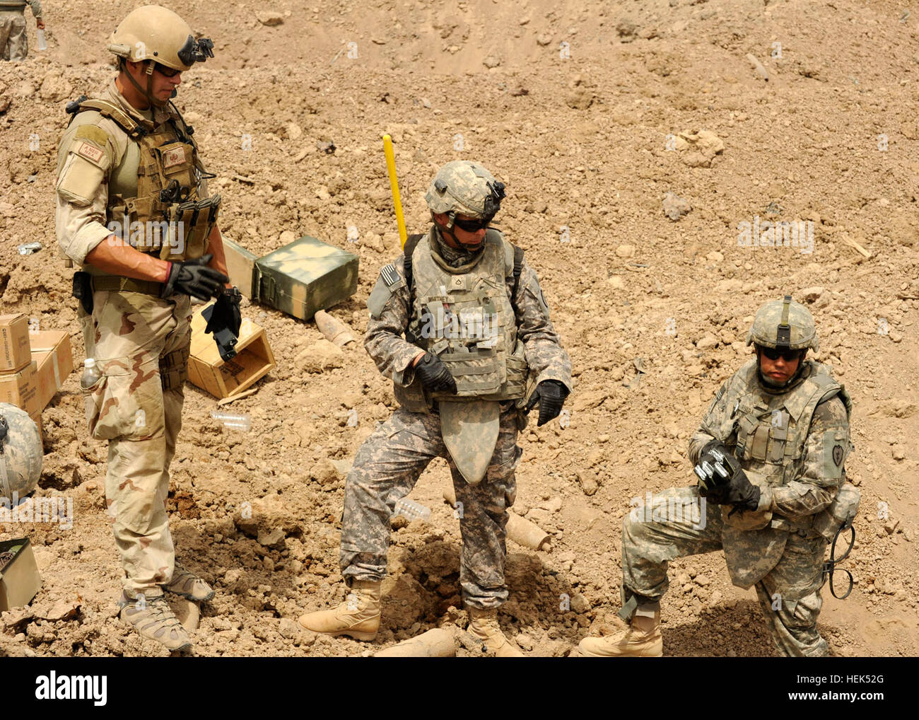 Eod iraq army soldiers hi-res stock photography and images - Alamy