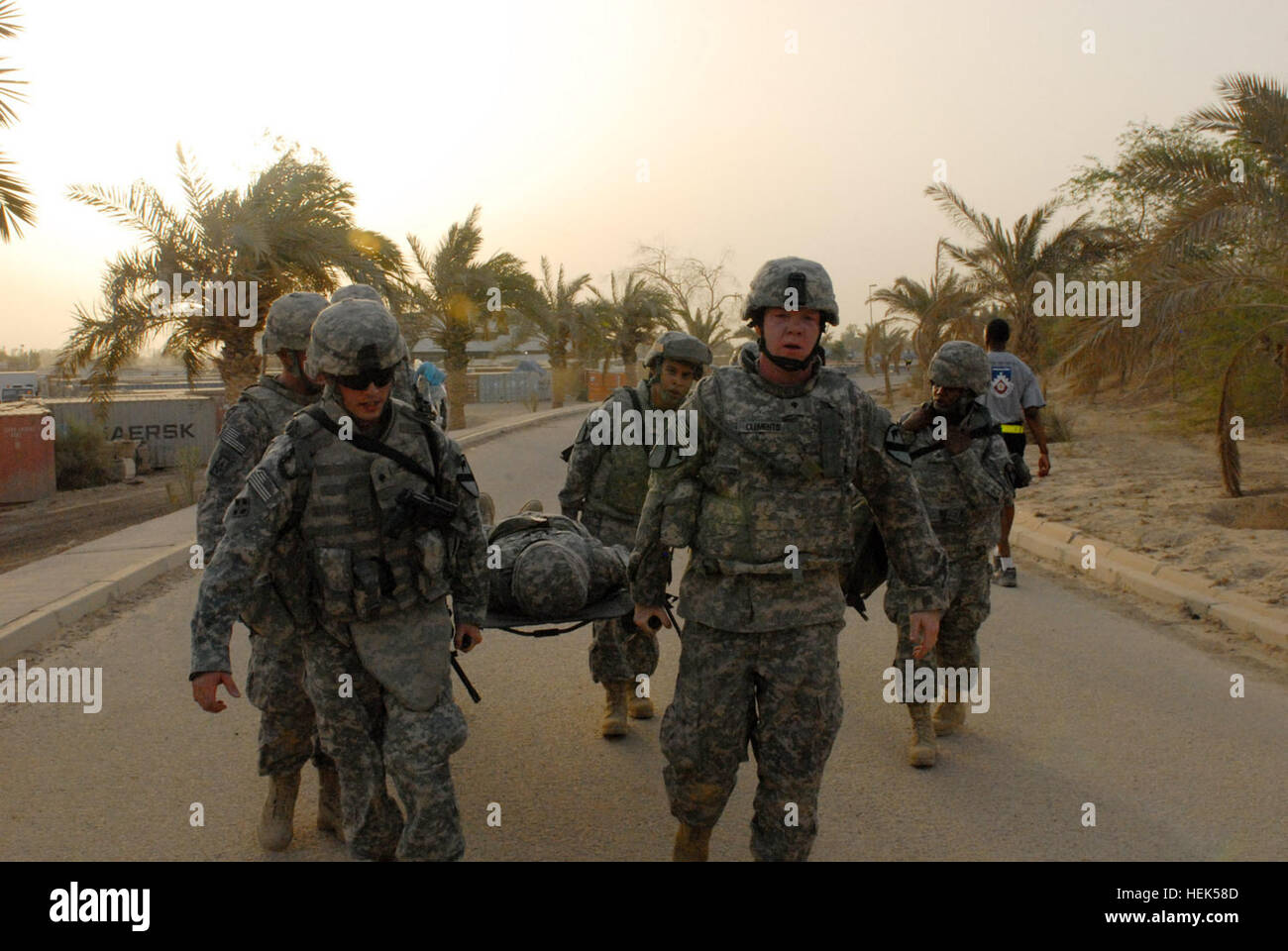 Patrol soldiers group teams hi-res stock photography and images - Alamy