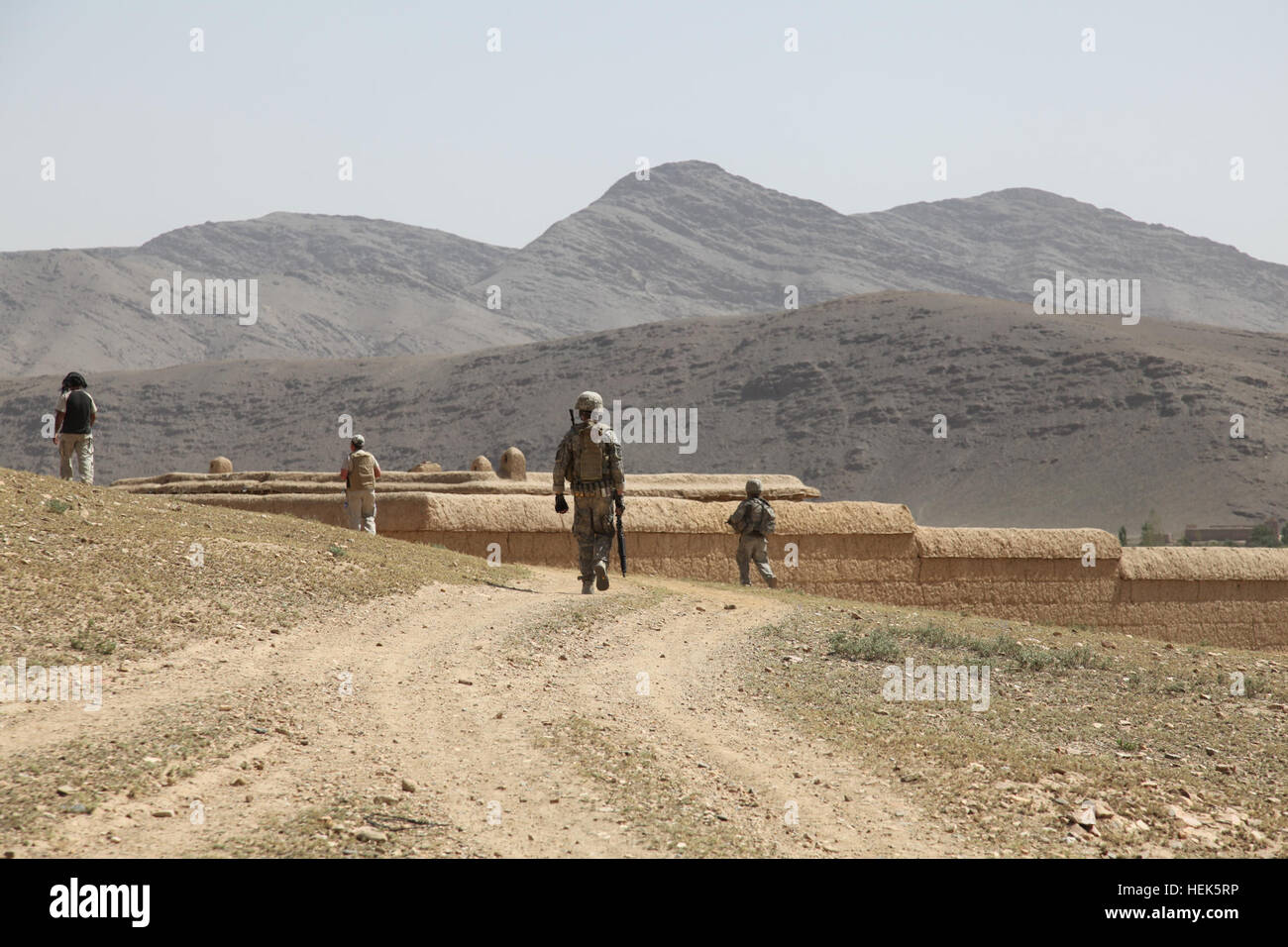 Soldiers with the 173rd Airborne Brigade Combat Team, 1st Battalion ...