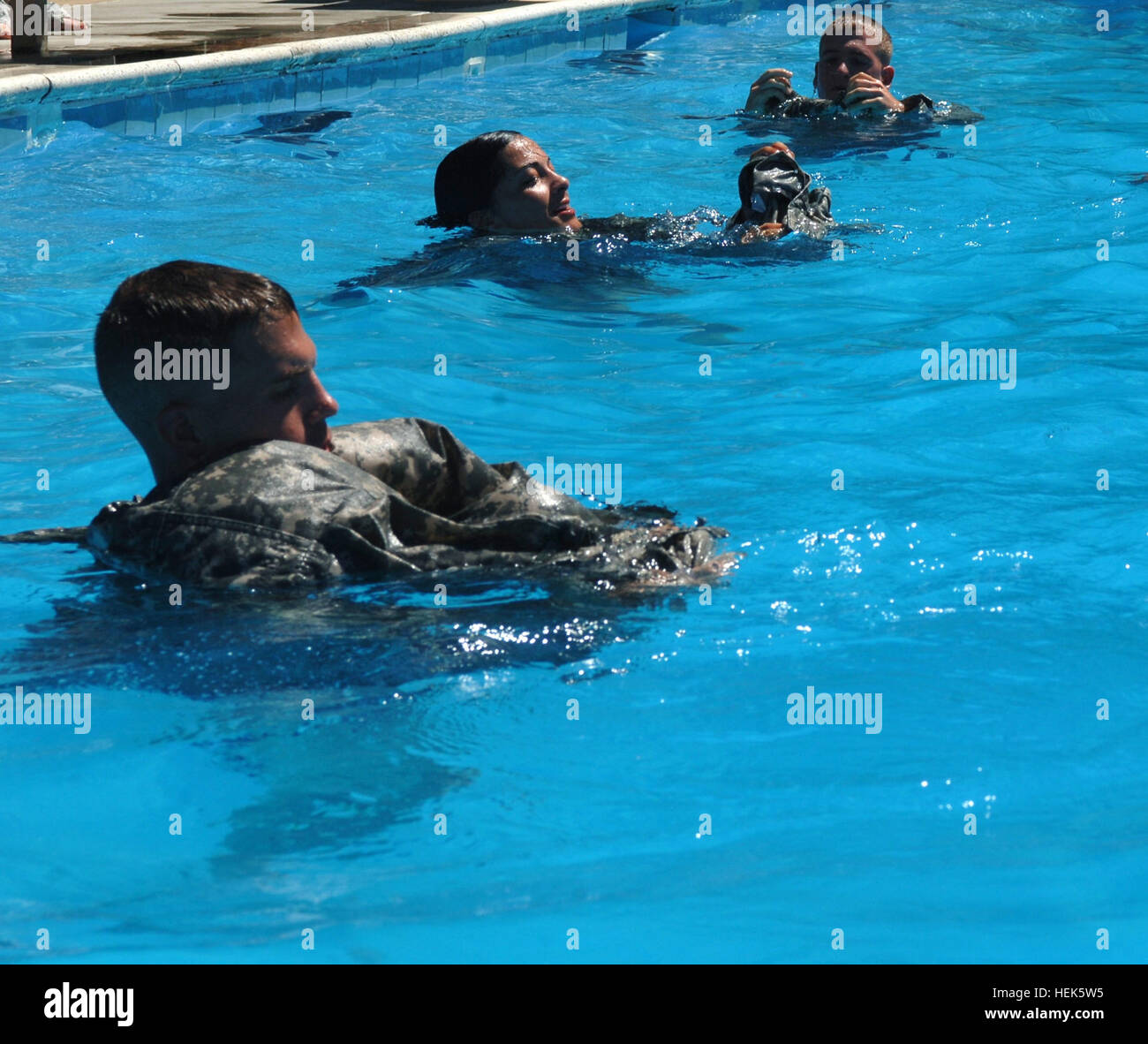 Paratroopers of the 118th Military Police Company (Airborne), 503rd ...