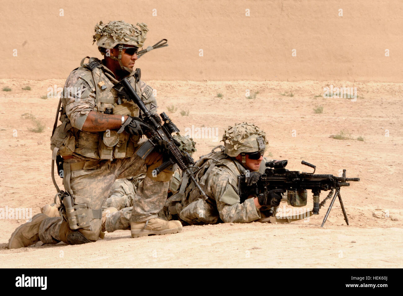 U.S. Soldiers with 1st Battalion, 4th Infantry Regiment pull security ...