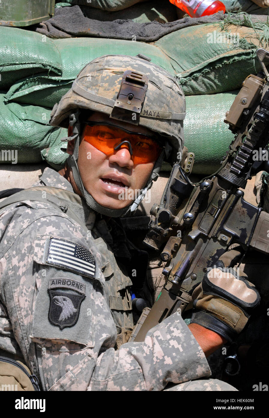 KUNAR PROVINCE, Afghanistan - U.S. Army Sgt. Ricardo E. Maya of Corozal ...