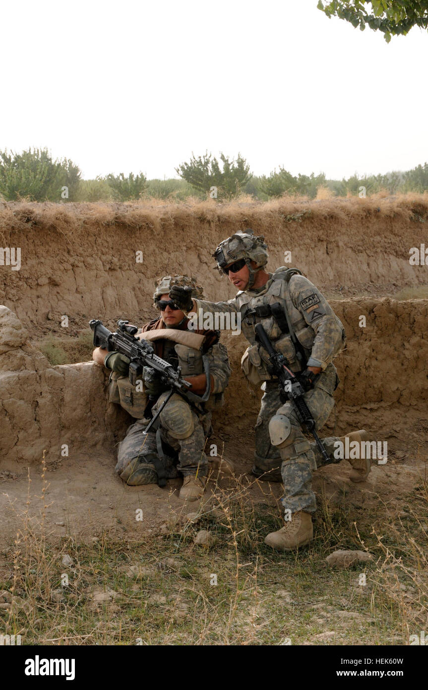 U.S. Army soldiers from the 1st Battalion, 4th Infantry Regiment ...