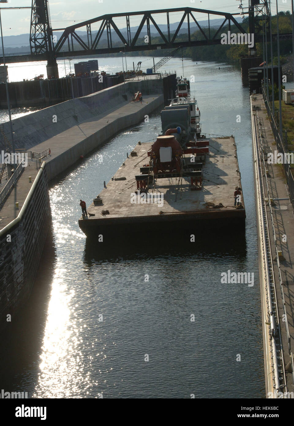 A barge carrying a 750,000-pound generator and 500,000-pound turbine ...