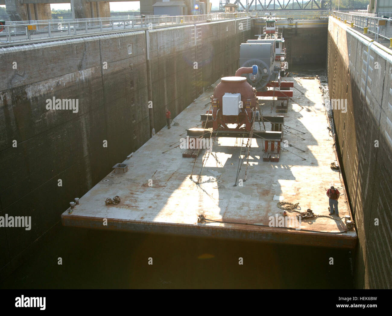 A barge carrying a 750,000-pound generator and 500,000-pound turbine ...
