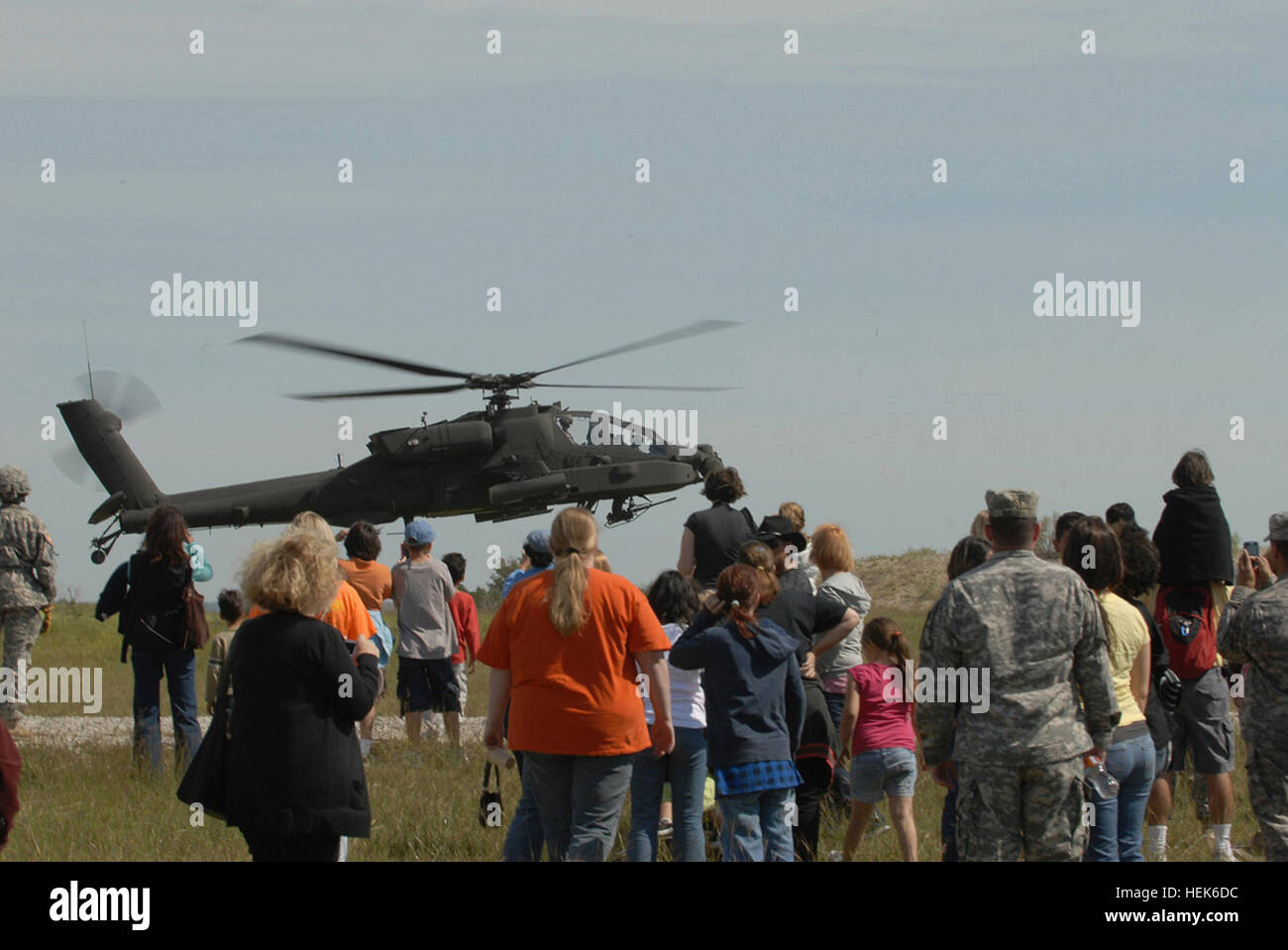 Family members of soldiers from the 1st Attack Reconnaissance Battalion ...