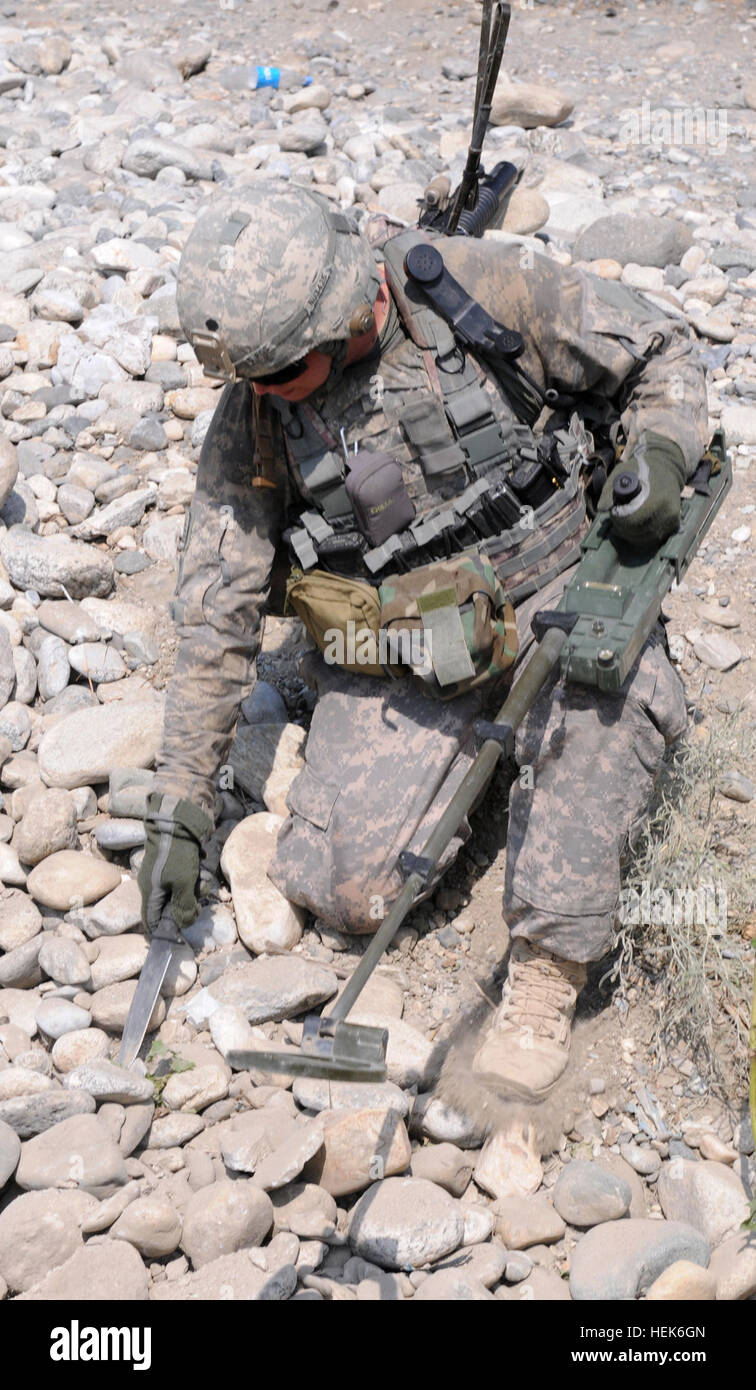 NANGARHAR PROVINCE, Afghanistan – U.S. Army Spc. Robbie D. Nuttle II of ...