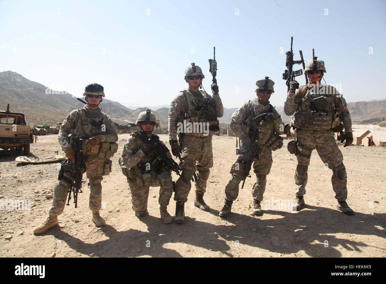 Soldiers from the Military Police Platoon, 4th Brigade Special Troops ...