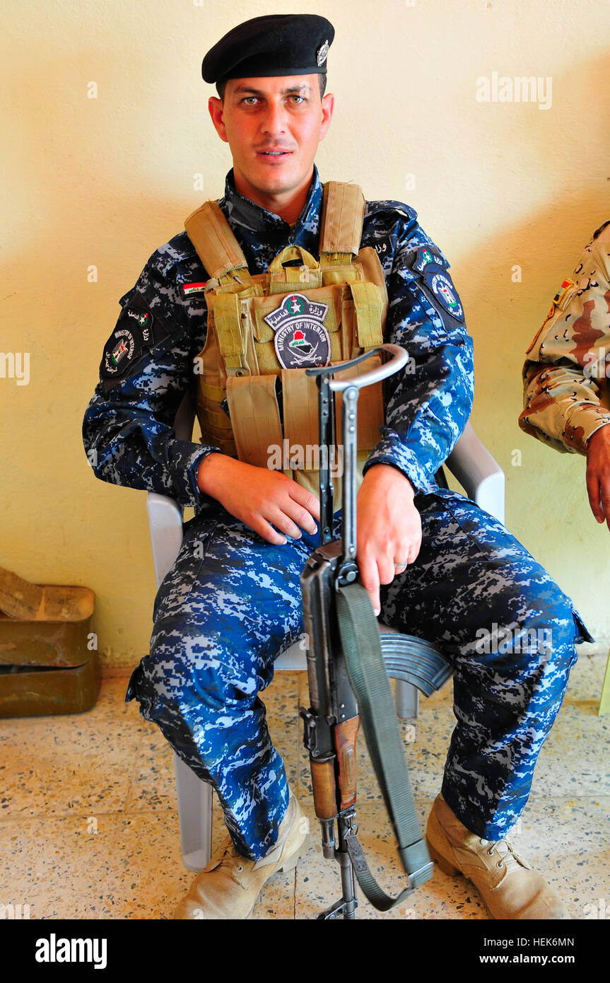 Personal security detail soldiers hi-res stock photography and images ...