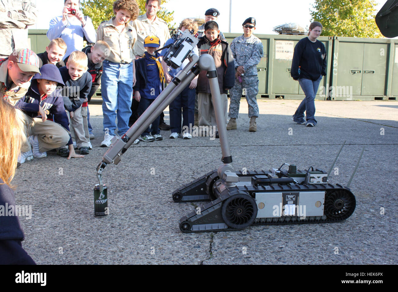 Soldiers from the 12th Chemical Company shows off their PackBot 510 to ...