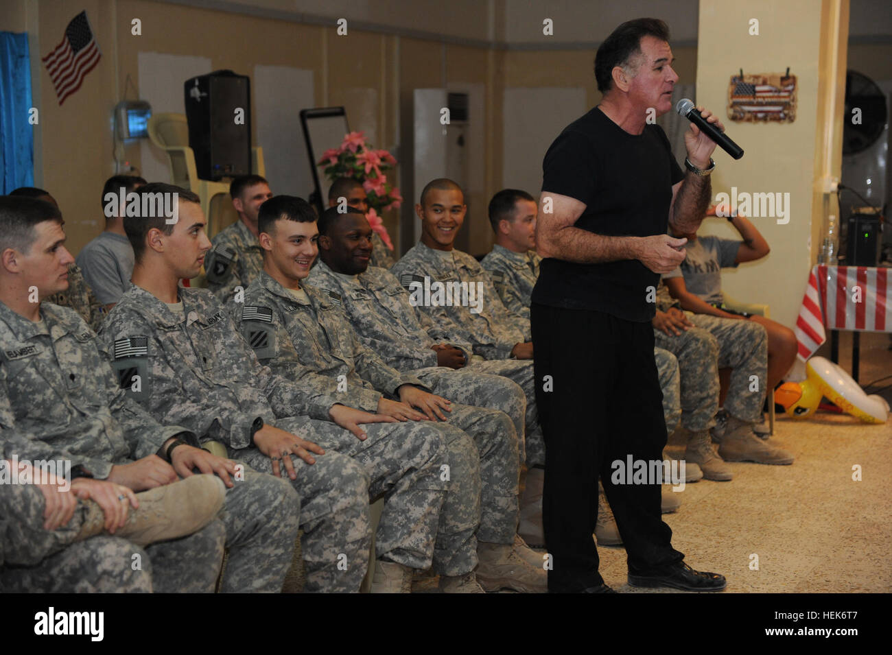 U.S. soldiers with Alpha Company, Task Force 2-7, 1st Heavy Brigade ...