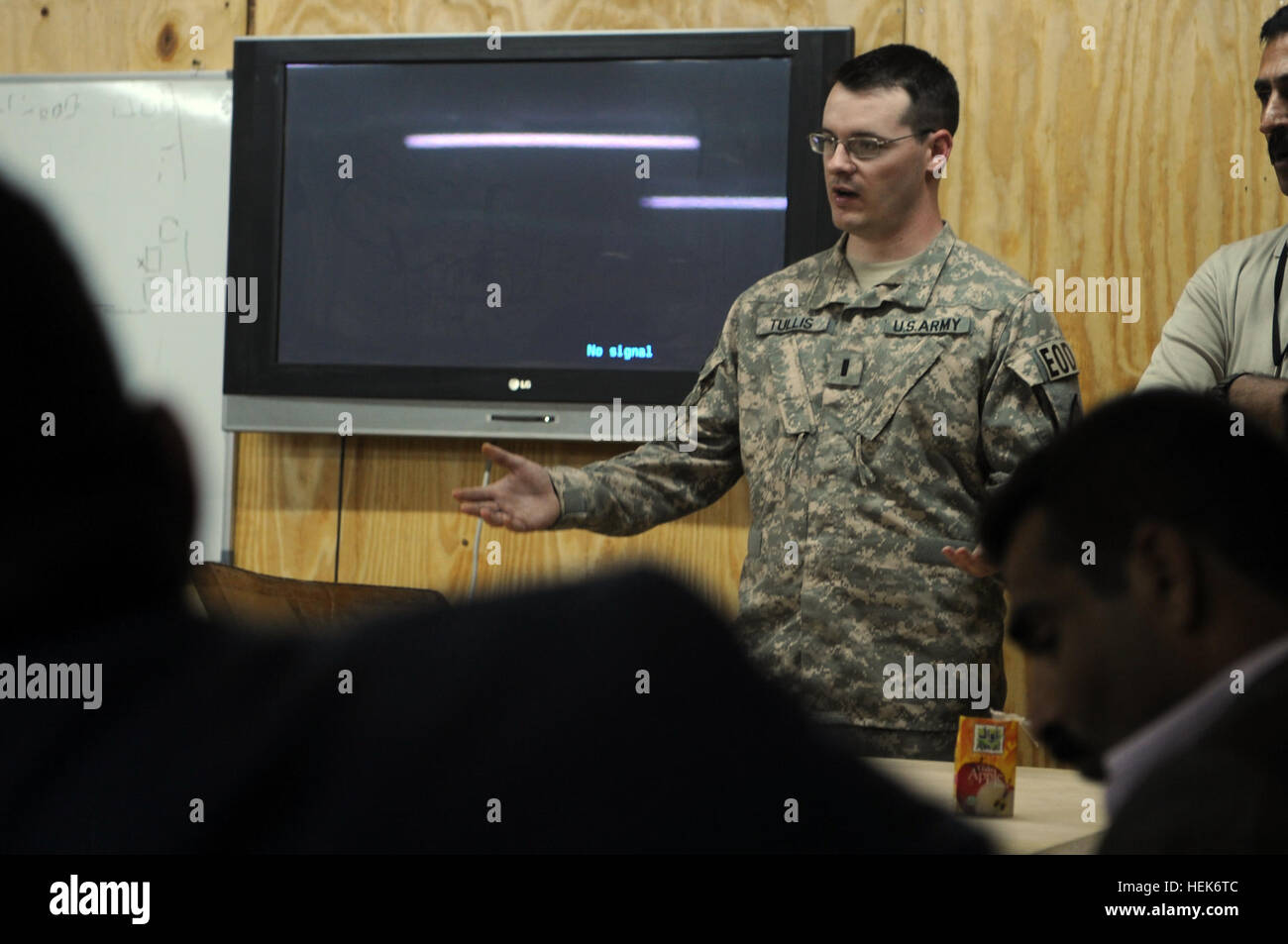 Eod iraq army soldiers hi-res stock photography and images - Alamy