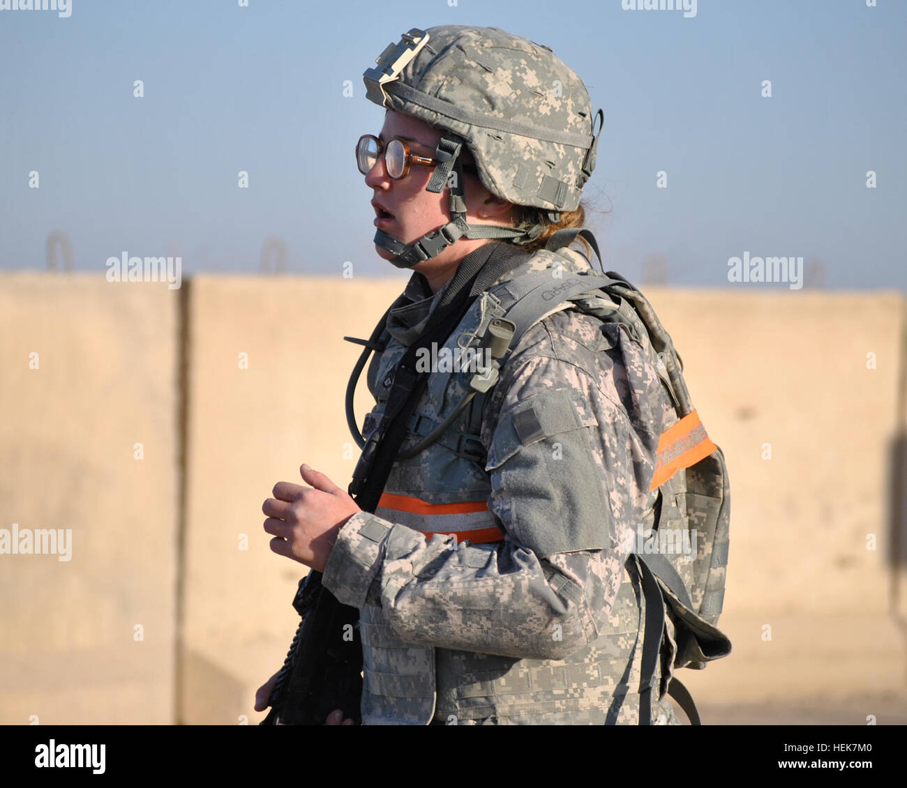 Female airman hi-res stock photography and images - Alamy