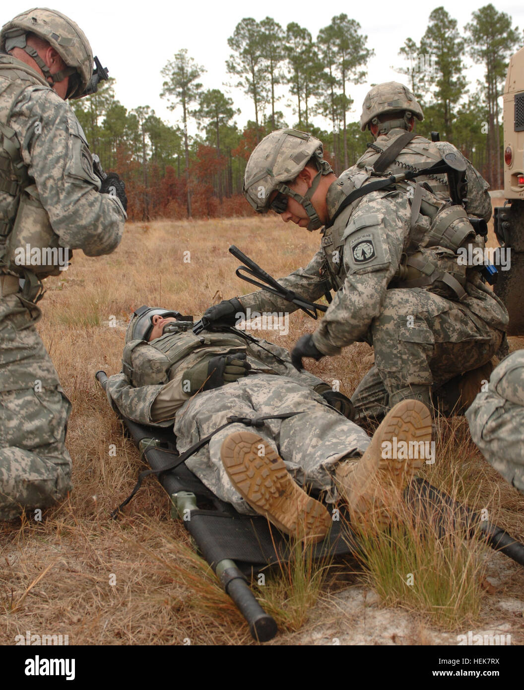 Military policemen of the 65th Military Police Company (Airborne ...