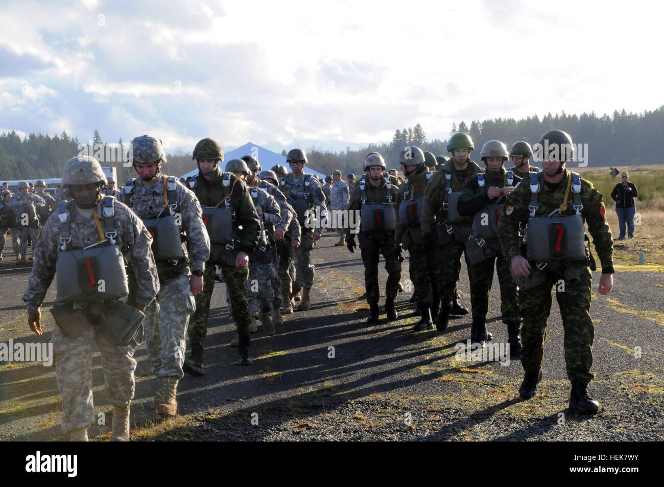 Members of 1st Special Forces Group (Airborne) and the Canadian Special ...