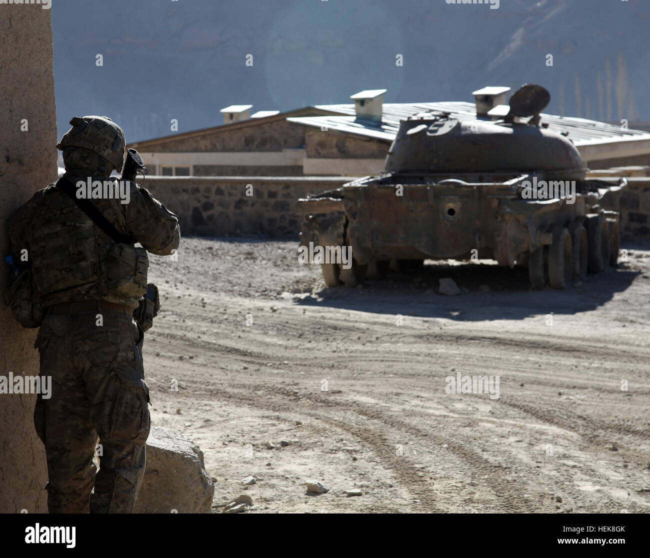 A U.S. Army soldier with 2nd Battalion, 4th Infantry Regiment, 4th ...
