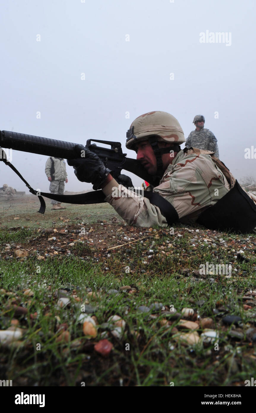 Iraqi soldier from 4th battalion hi-res stock photography and images ...