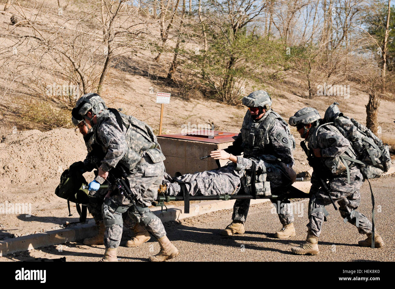 Soldiers with Headquarters and Headquarters Battalion, 25th Infantry ...