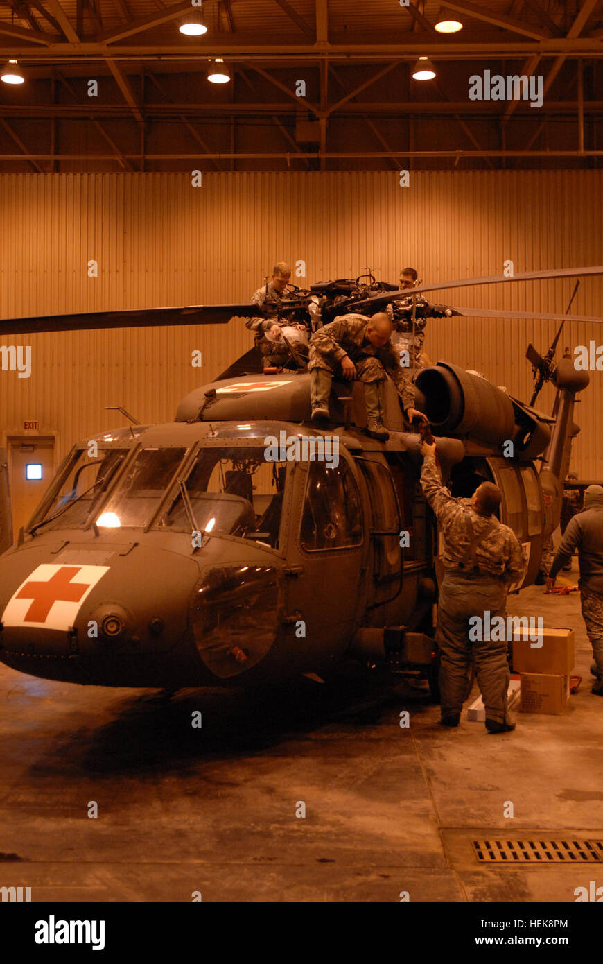 Soldiers of 1st Battalion, 52nd Aviation Regiment perform breakdown ...