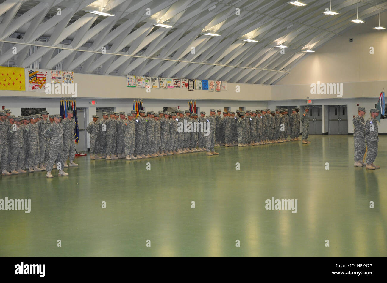Soldiers from the 512th Military Police Company, 4th Maneuver ...