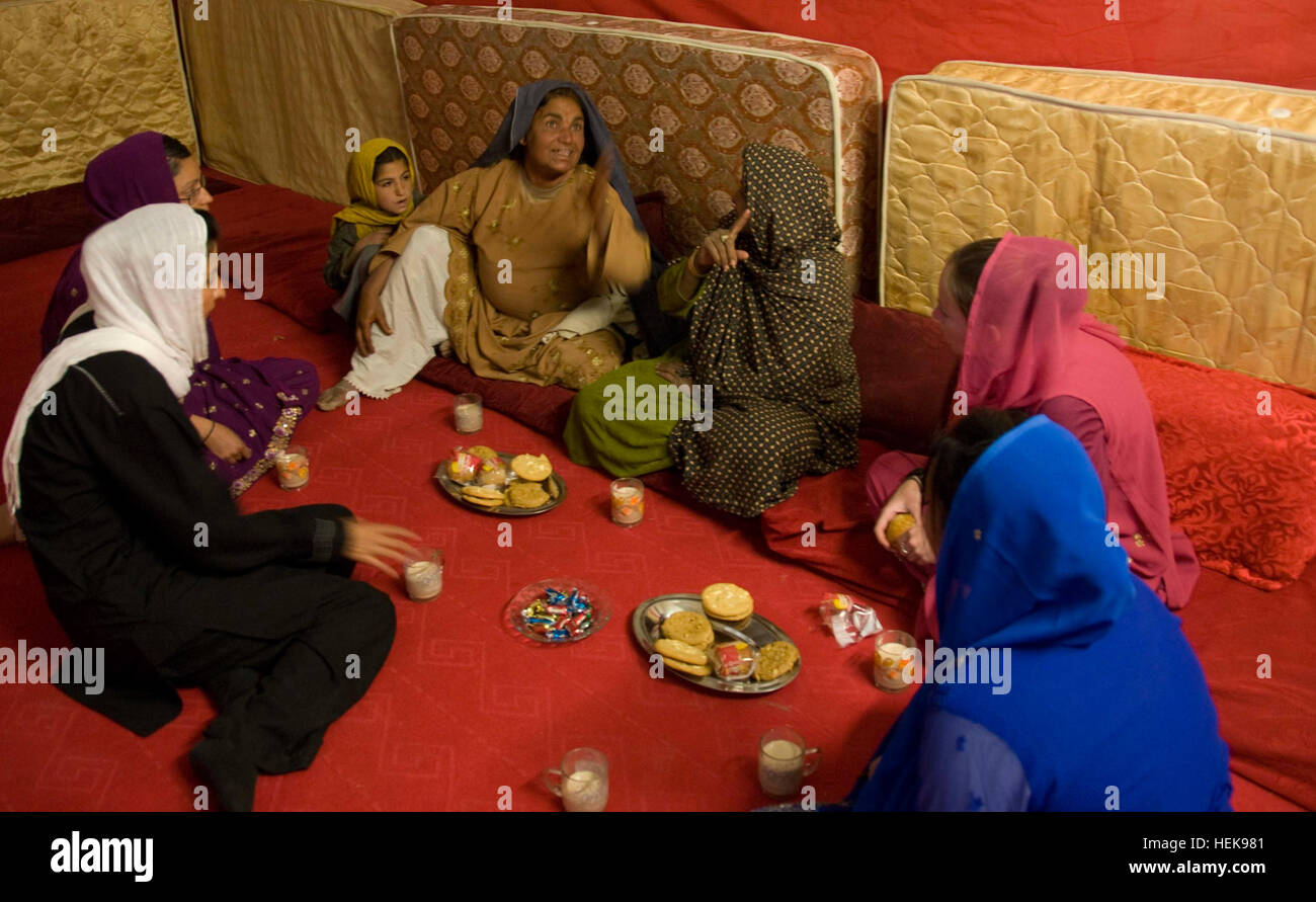 Women in southern Afghanistan meet with Special Operations Task Force ...