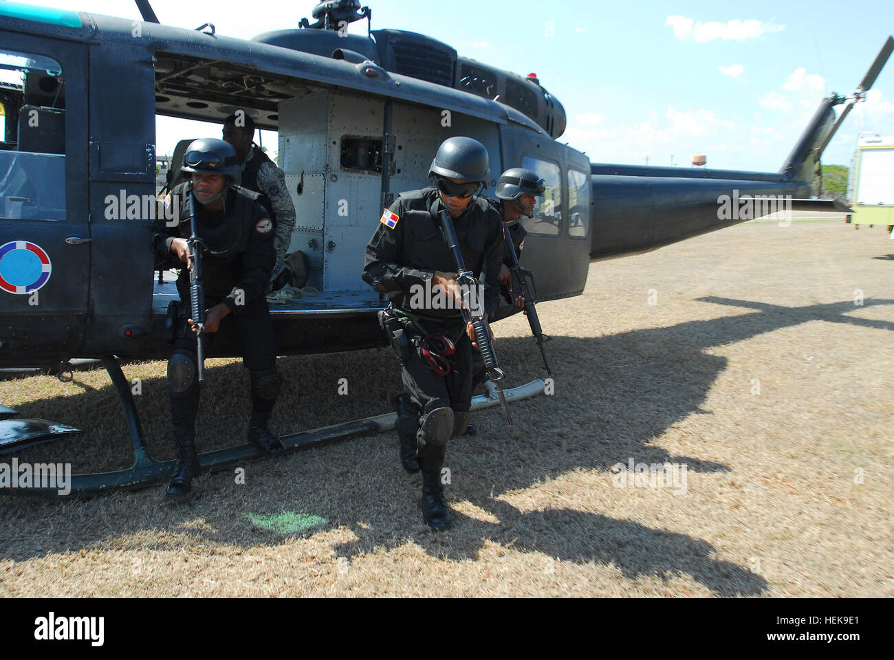 Commandos assigned to the Dominican counterterrorism unit rehearse the ...