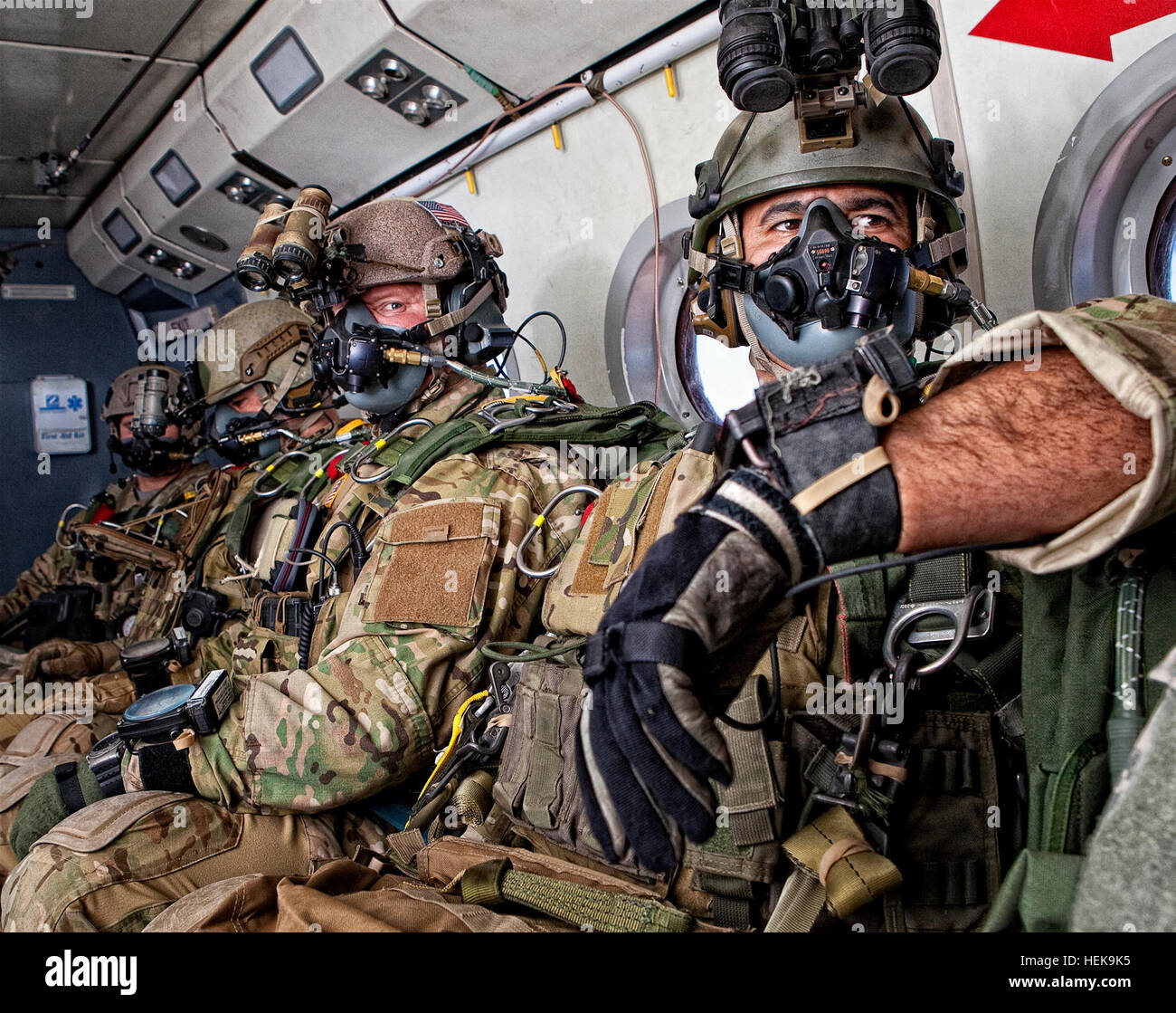 Soldiers attending the Advanced Tactical Infiltration Course at the ...