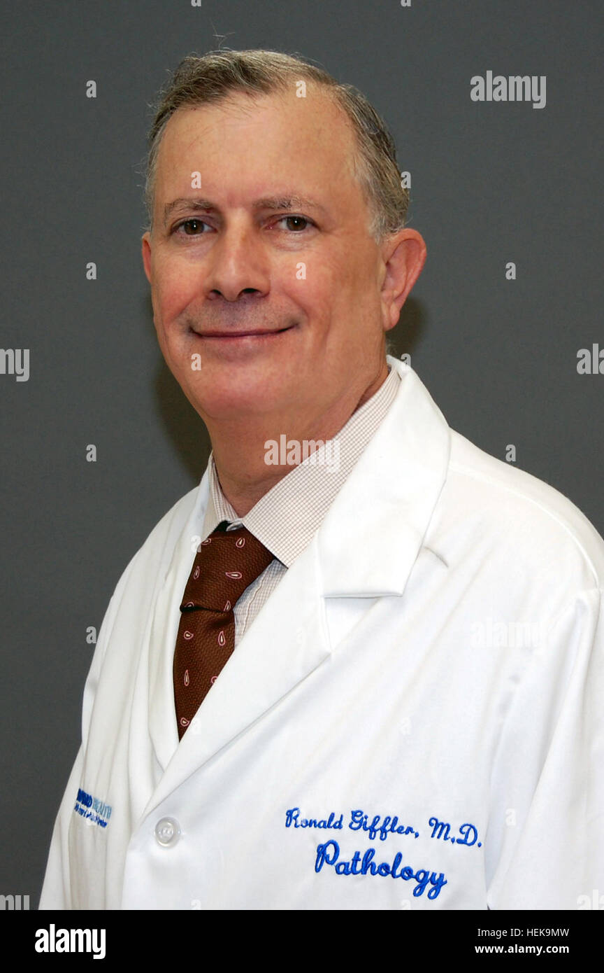 A U.S. Army Reserve command surgeon and civilian pathologist in ...