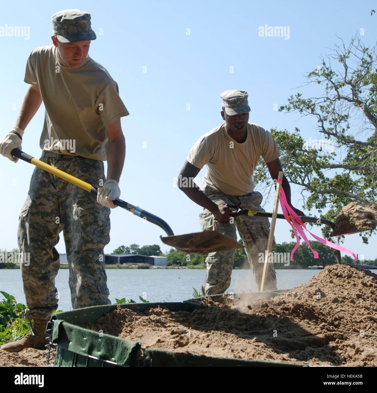 Louisiana National Guard soldiers from the 225th Engineer Brigade and ...