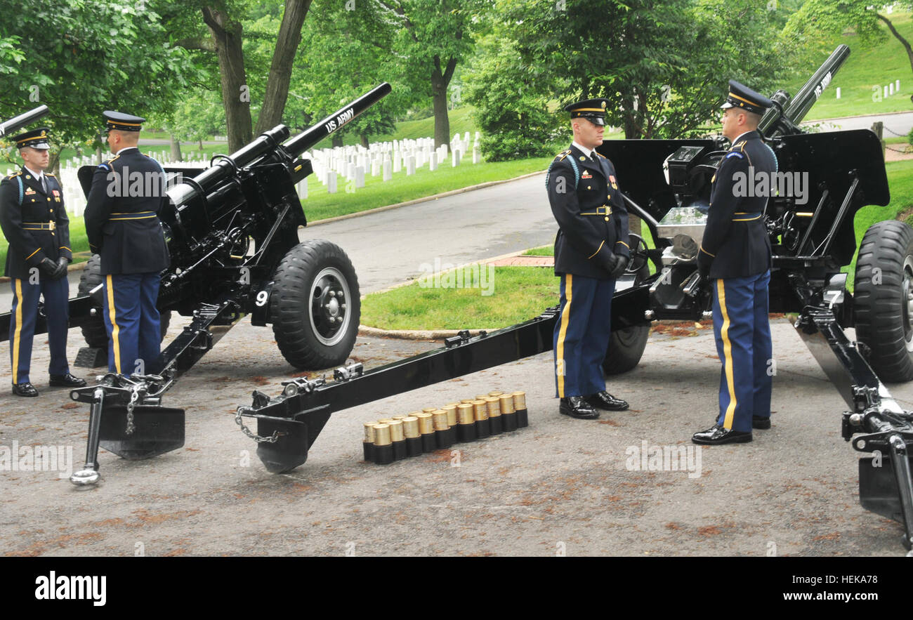 Military personnel in united hi-res stock photography and images - Alamy