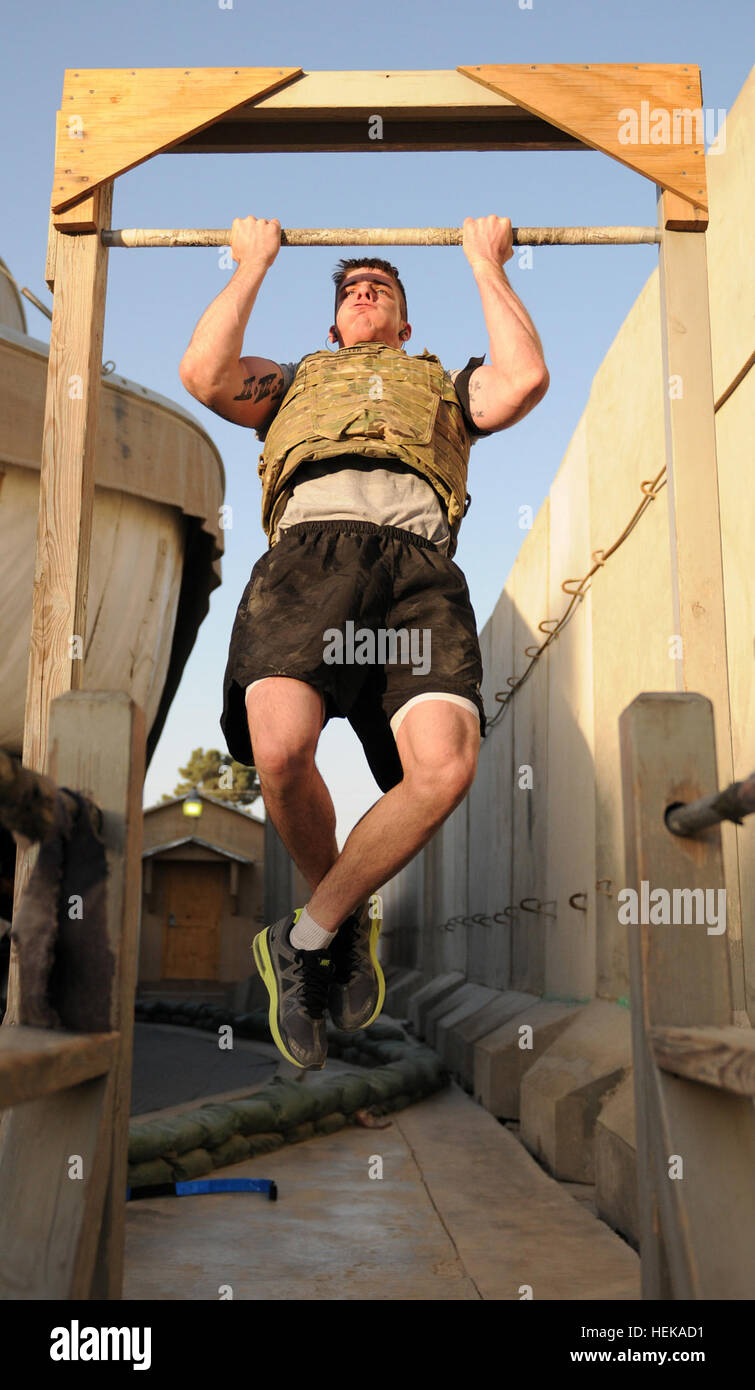 Clamshell gym hi-res stock photography and images - Alamy