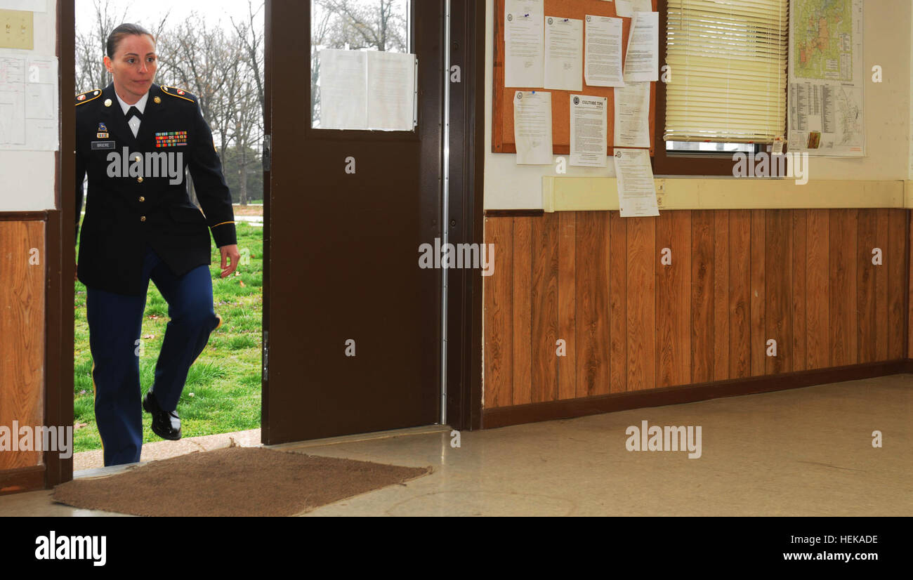 Soldier from military intelligence hi-res stock photography and images ...