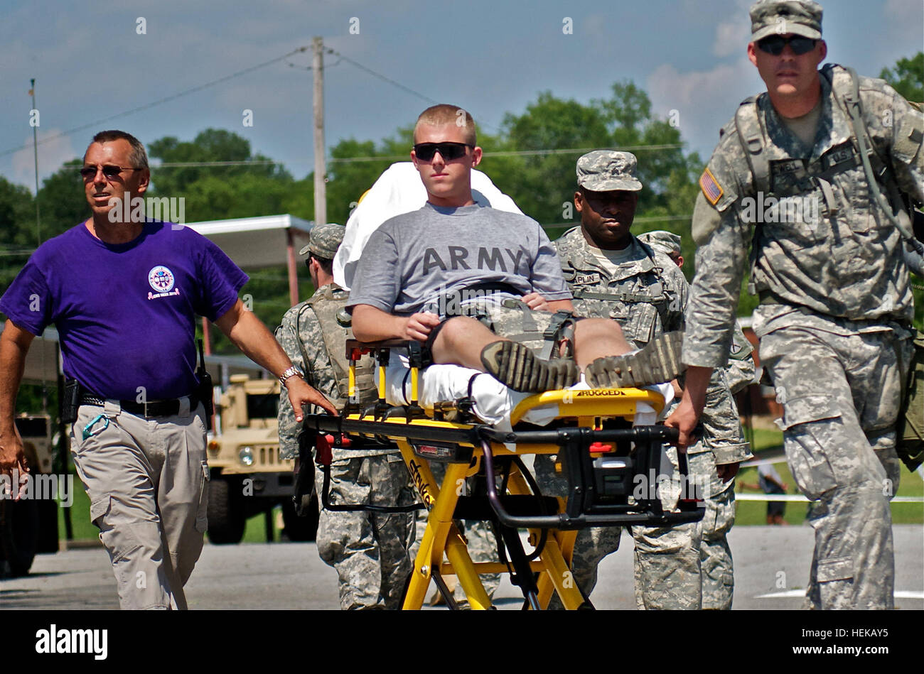 218th maneuver enhancement brigade hi-res stock photography and images ...