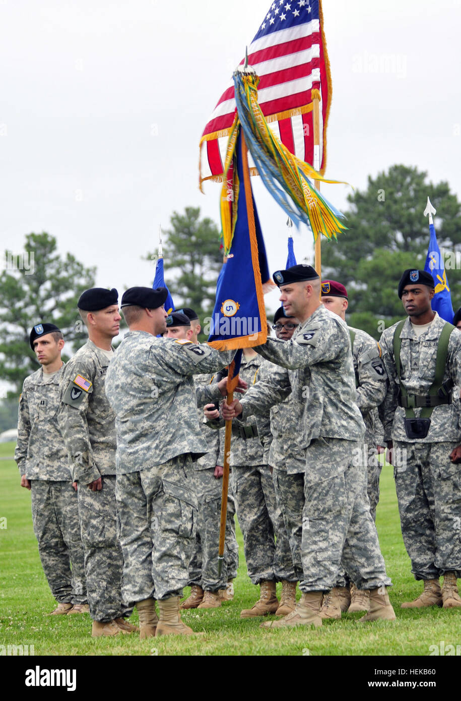 Lt. Col. John Kline, 5th Battalion, 101st Aviation Regiment outgoing ...