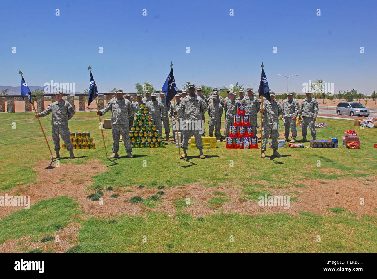 Enlisted soldiers gathering hi-res stock photography and images - Alamy