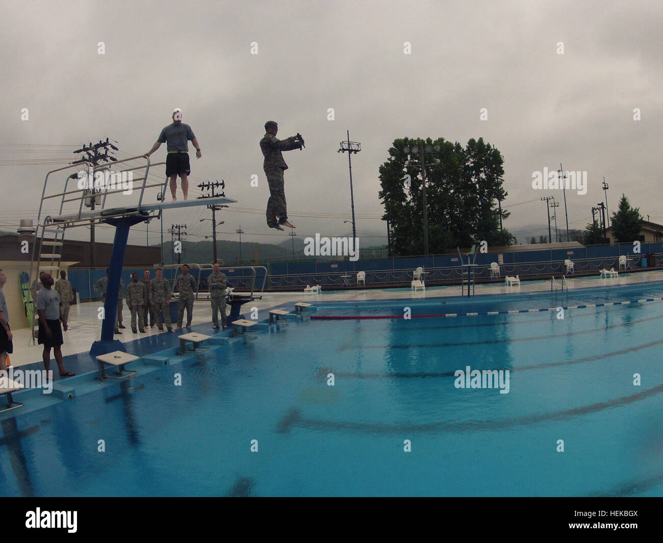 Army soldiers conduct combat hi-res stock photography and images - Alamy