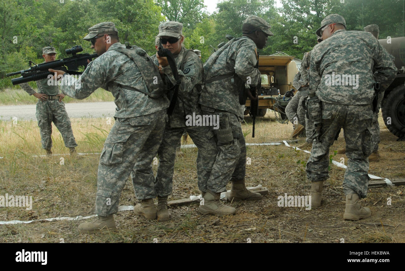 U.S. Army Reserve soldiers of the 320th Military Police unit in St ...