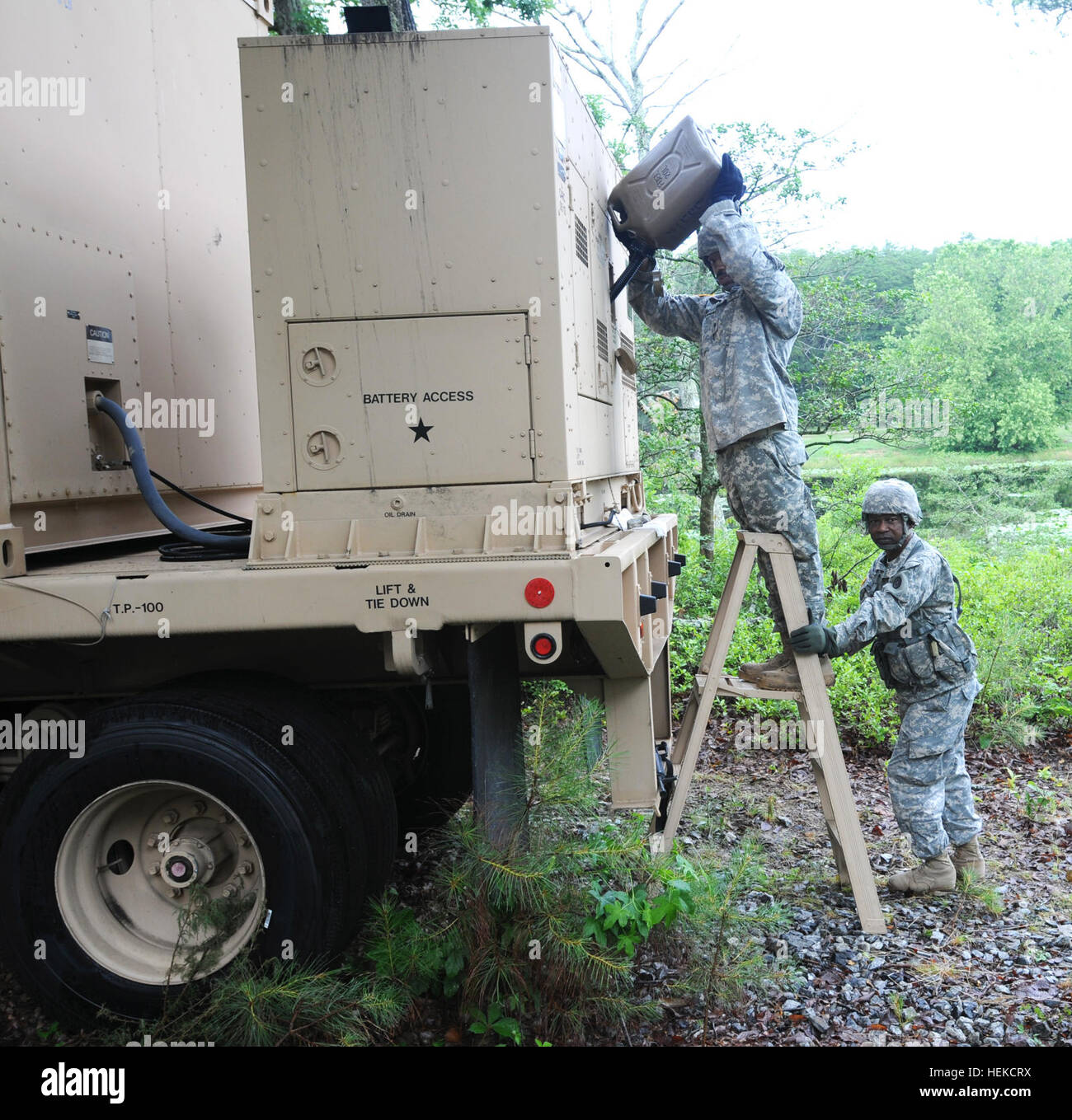 Soldiers from the 326th Quartermaster Company, New Castle, Pa., fuel a ...