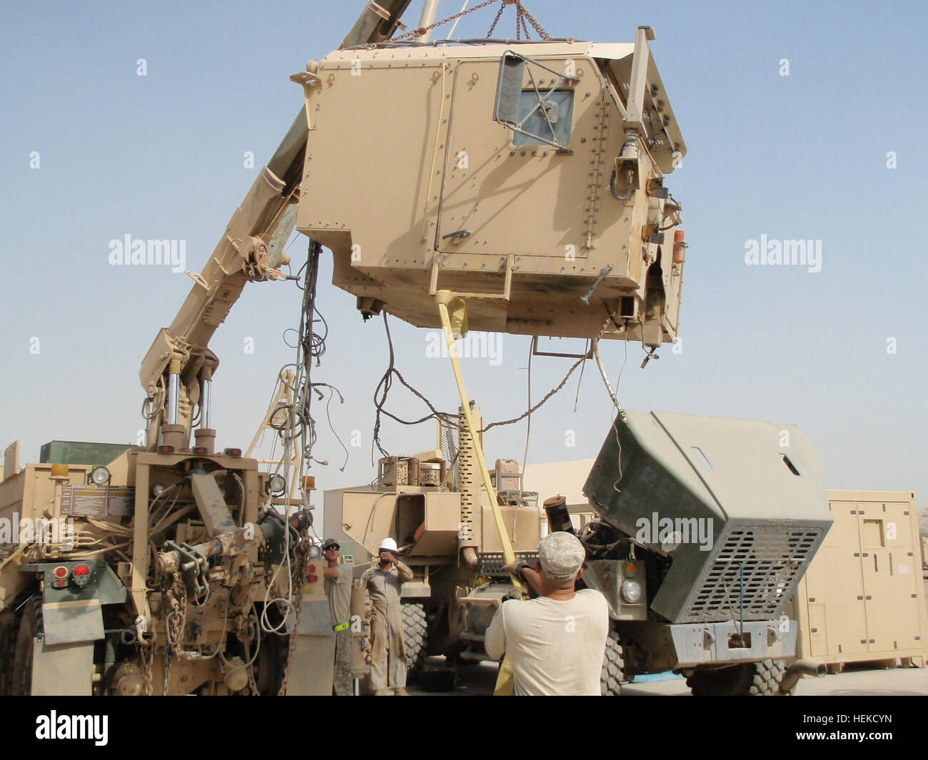 Heavy equipment transport hets military hi-res stock photography and ...